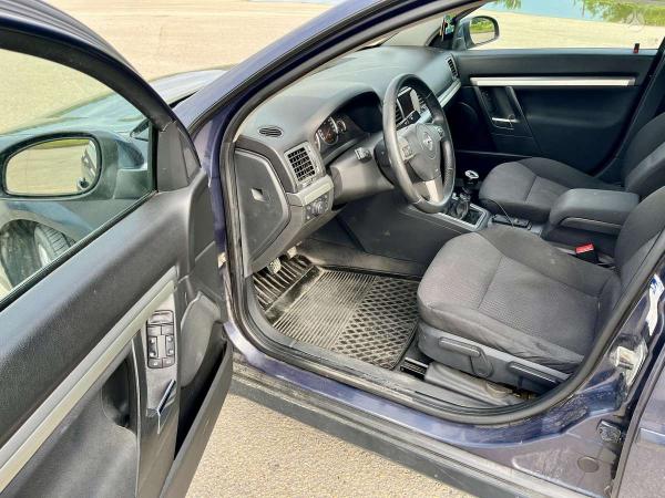 Zils Opel Vectra 2007 Viļņa, ar dzinēja tilpumu 1.91 L un nobraukumu 344 tūkst. km par 1250 €, foto 7 vietnē AUTOMOTO.COM.LV