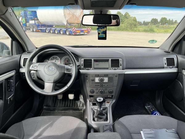 Zils Opel Vectra 2007 Viļņa, ar dzinēja tilpumu 1.91 L un nobraukumu 344 tūkst. km par 1250 €, foto 10 vietnē AUTOMOTO.COM.LV