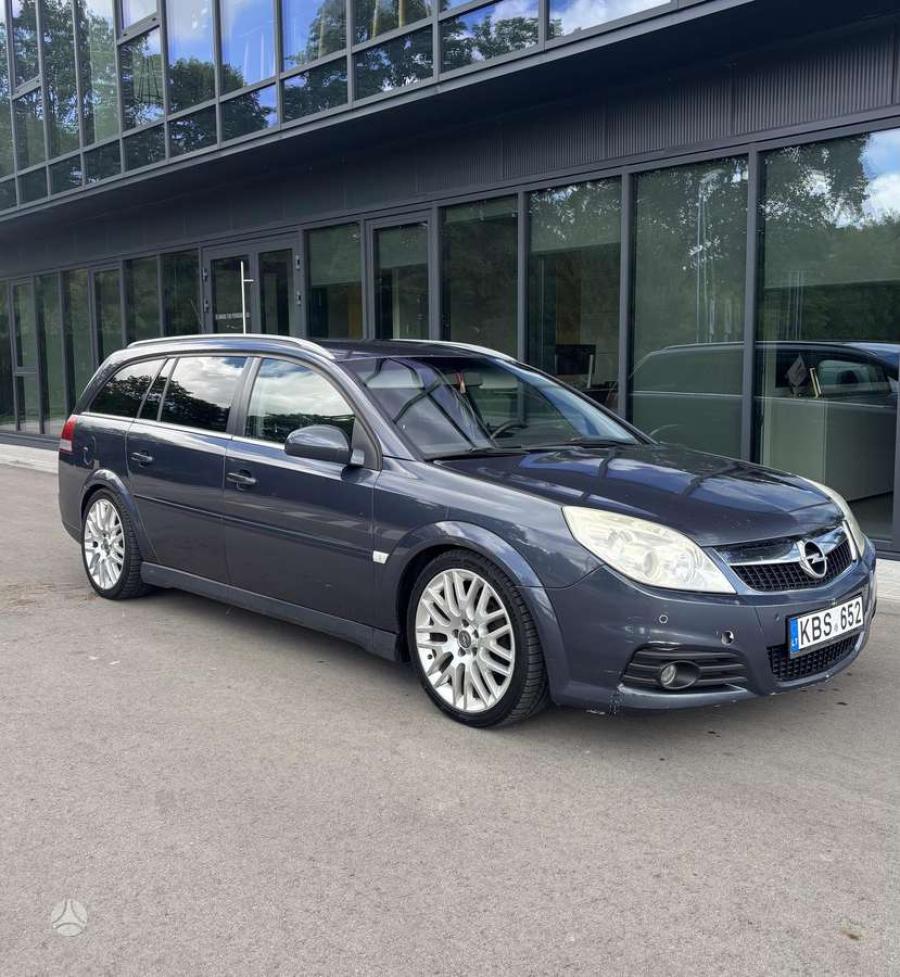 Blue Opel Vectra 2007 in Panevezys, with an engine capacity of 1.91 L and mileage of 339 thousand km for 1450 €, photo 1 on AUTOMOTO.COM.LV