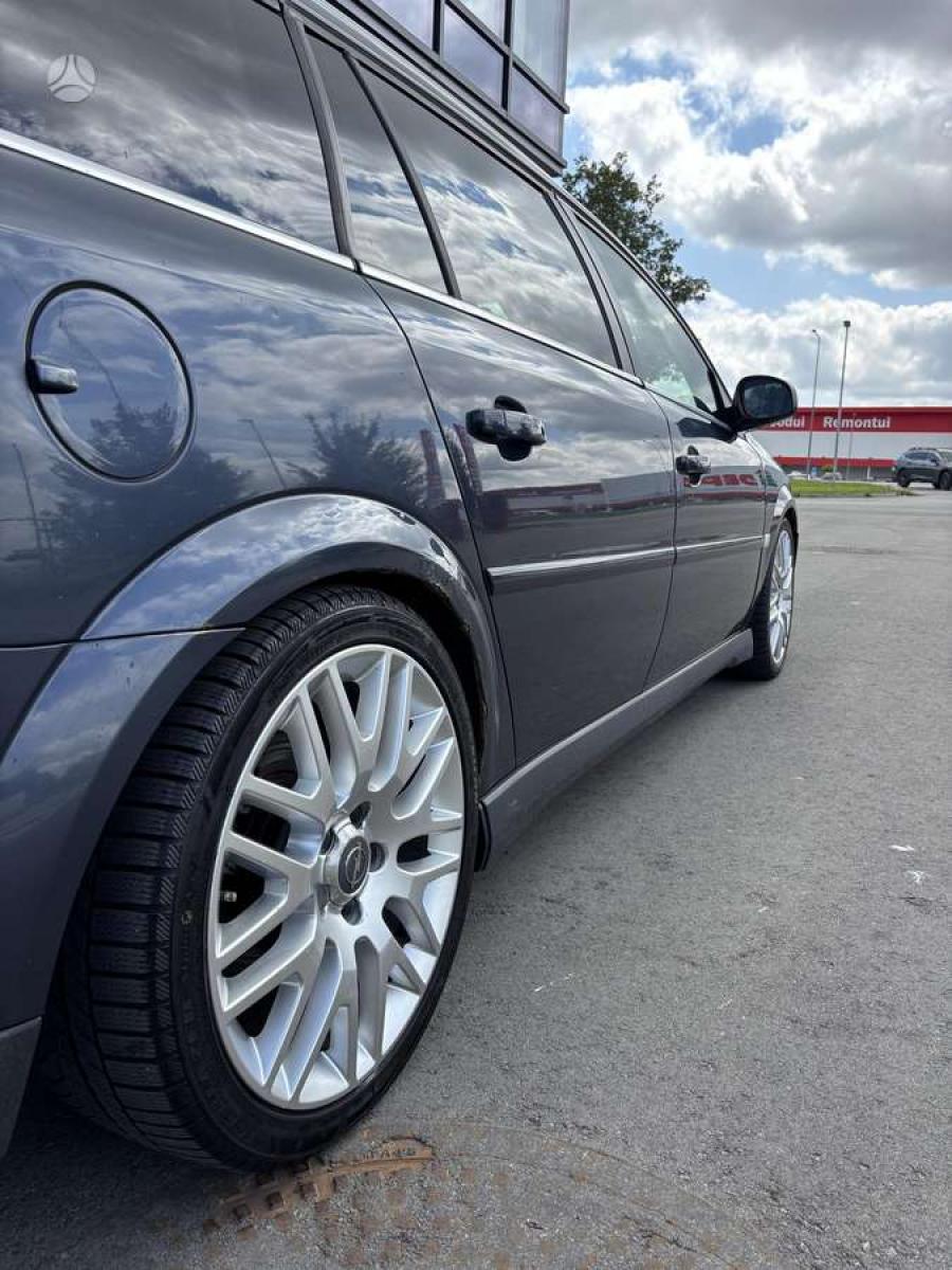 Blue Opel Vectra 2007 in Panevezys, with an engine capacity of 1.91 L and mileage of 339 thousand km for 1450 €, photo 6 on AUTOMOTO.COM.LV