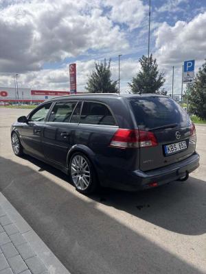 Blue Opel Vectra 2007 in Panevezys, with an engine capacity of 1.91 L and mileage of 339 thousand km for 1450 €, photo 7 on AUTOMOTO.COM.LV
