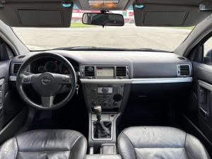 Blue Opel Vectra 2007 in Panevezys, with an engine capacity of 1.91 L and mileage of 339 thousand km for 1450 €, photo 12 on AUTOMOTO.COM.LV