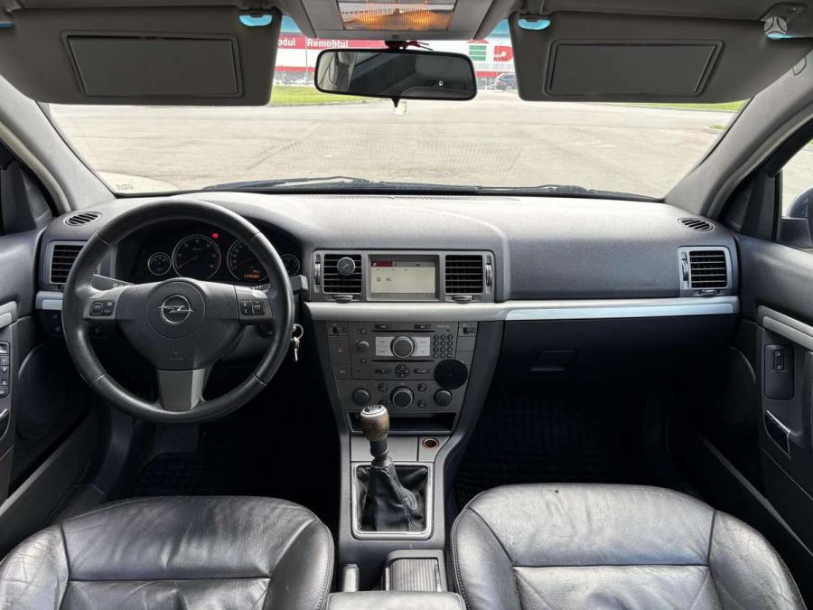 Blue Opel Vectra 2007 in Panevezys, with an engine capacity of 1.91 L and mileage of 339 thousand km for 1450 €, photo 12 on AUTOMOTO.COM.LV