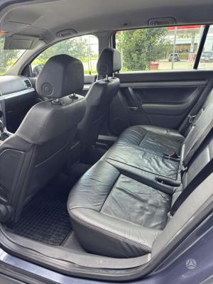 Blue Opel Vectra 2007 in Panevezys, with an engine capacity of 1.91 L and mileage of 339 thousand km for 1450 €, photo 13 on AUTOMOTO.COM.LV