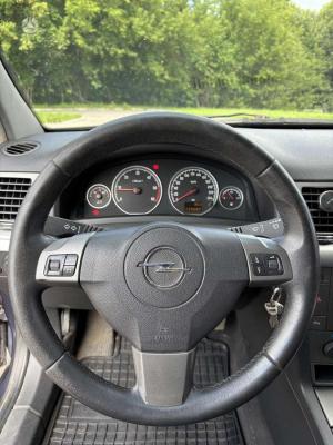Blue Opel Vectra 2007 in Panevezys, with an engine capacity of 1.91 L and mileage of 339 thousand km for 1450 €, photo 17 on AUTOMOTO.COM.LV