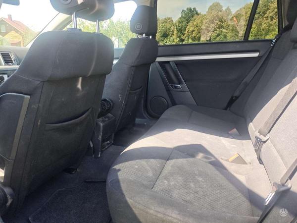 Zils Opel Vectra 2007 Alīta, ar dzinēja tilpumu 1.91 L un nobraukumu 312 tūkst. km par 600 €, foto 8 vietnē AUTOMOTO.COM.LV