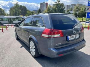 Blue Opel Vectra 2007 in Vilnius, with an engine capacity of 1.91 L and mileage of 344 thousand km for 1250 €, photo 4 on AUTOMOTO.COM.LV