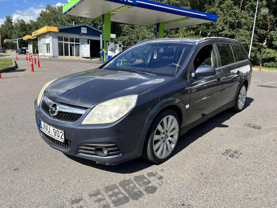 Blue Opel Vectra 2007 in Vilnius, with an engine capacity of 1.91 L and mileage of 344 thousand km for 1250 €, photo 6 on AUTOMOTO.COM.LV