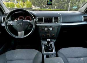 Blue Opel Vectra 2007 in Vilnius, with an engine capacity of 1.91 L and mileage of 344 thousand km for 1250 €, photo 7 on AUTOMOTO.COM.LV