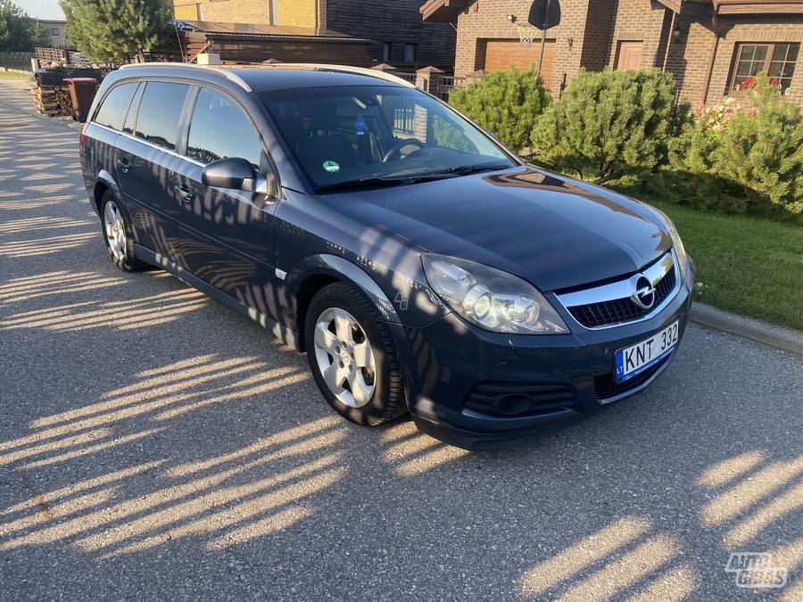 Blue Opel Vectra 2007 in Klaipeda, with an engine capacity of 1.90 L and mileage of 400 thousand km for 1199 €, photo 4 on AUTOMOTO.COM.LV