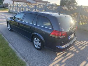 Blue Opel Vectra 2007 in Klaipeda, with an engine capacity of 1.90 L and mileage of 400 thousand km for 1199 €, photo 6 on AUTOMOTO.COM.LV
