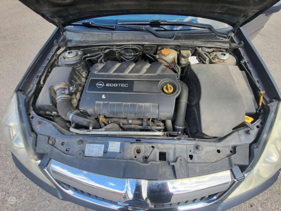 Blue Opel Vectra 2007 in Vilnius, with an engine capacity of 1.91 L and mileage of 365 thousand km for 1800 €, photo 1 on AUTOMOTO.COM.LV