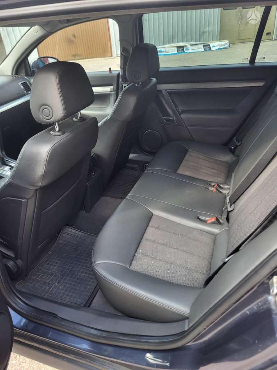 Blue Opel Vectra 2007 in Vilnius, with an engine capacity of 1.91 L and mileage of 365 thousand km for 1800 €, photo 8 on AUTOMOTO.COM.LV