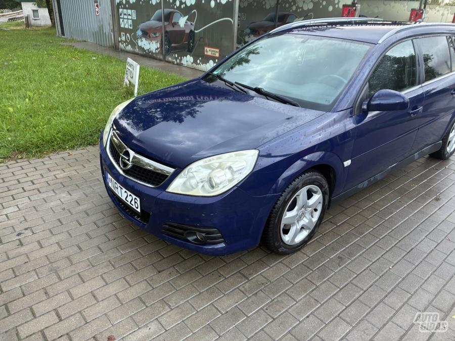 Blue Opel Vectra 2007 in Vilkaviskis, with an engine capacity of 1.90 L and mileage of 249 thousand km for 1150 €, photo 3 on AUTOMOTO.COM.LV