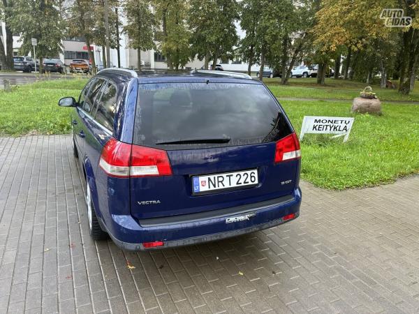 Blue Opel Vectra 2007 in Vilkaviskis, with an engine capacity of 1.90 L and mileage of 249 thousand km for 1150 €, photo 6 on AUTOMOTO.COM.LV