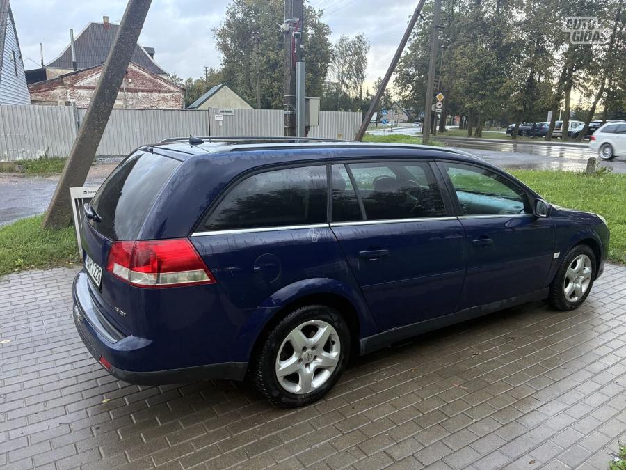 Blue Opel Vectra 2007 in Vilkaviskis, with an engine capacity of 1.90 L and mileage of 249 thousand km for 1150 €, photo 7 on AUTOMOTO.COM.LV