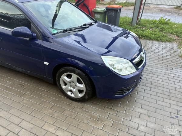 Blue Opel Vectra 2007 in Vilkaviskis, with an engine capacity of 1.90 L and mileage of 249 thousand km for 1150 €, photo 9 on AUTOMOTO.COM.LV