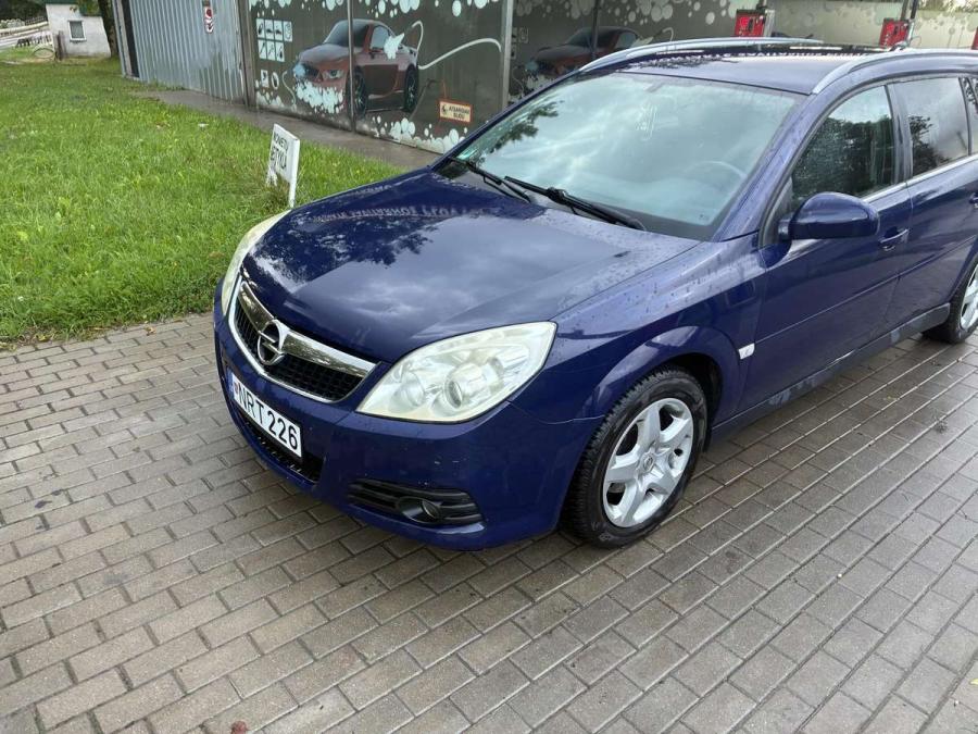 Blue Opel Vectra 2007 in Vilkaviskis, with an engine capacity of 1.91 L and mileage of 249 thousand km for 800 €, photo 3 on AUTOMOTO.COM.LV