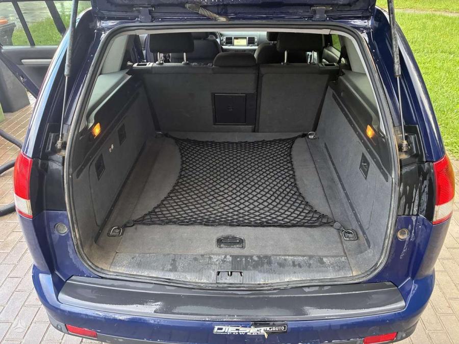 Blue Opel Vectra 2007 in Vilkaviskis, with an engine capacity of 1.91 L and mileage of 249 thousand km for 800 €, photo 11 on AUTOMOTO.COM.LV