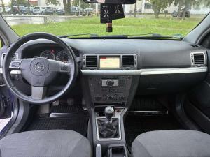 Blue Opel Vectra 2007 in Vilkaviskis, with an engine capacity of 1.91 L and mileage of 249 thousand km for 800 €, photo 15 on AUTOMOTO.COM.LV