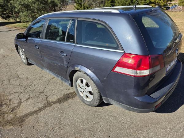 Blue Opel Vectra 2008 in Kelme, with an engine capacity of 1.90 L and mileage of 391 thousand km for 1450 €, photo 2 on AUTOMOTO.COM.LV