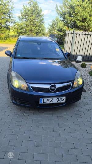 Blue Opel Vectra 2008 in Vilnius, with an engine capacity of 1.91 L and mileage of 400 thousand km for 500 €, photo  on AUTOMOTO.COM.LV