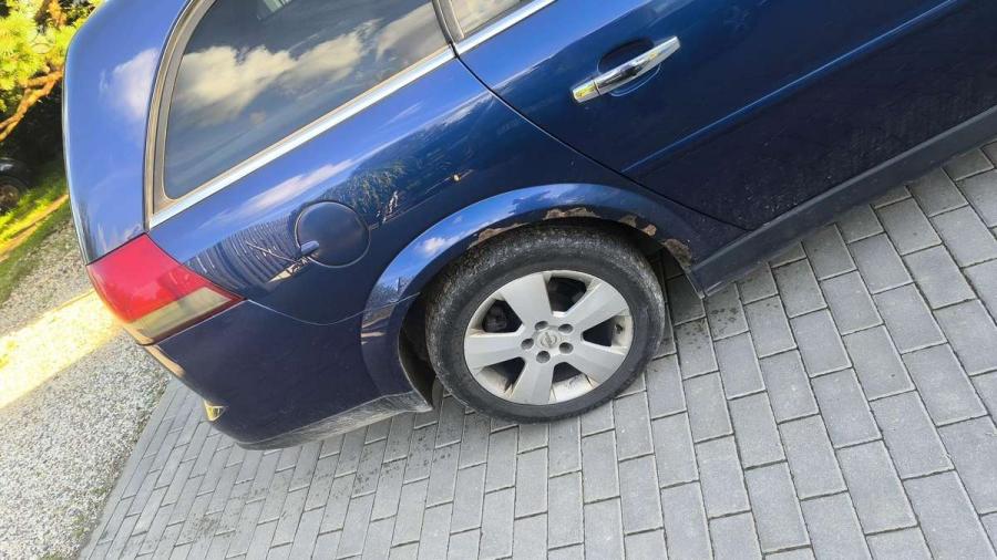 Zils Opel Vectra 2008 Viļņa, ar dzinēja tilpumu 1.91 L un nobraukumu 400 tūkst. km par 500 €, foto 4 vietnē AUTOMOTO.COM.LV