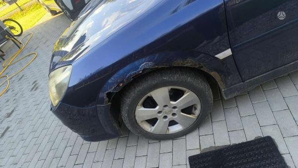 Blue Opel Vectra 2008 in Vilnius, with an engine capacity of 1.91 L and mileage of 400 thousand km for 500 €, photo 4 on AUTOMOTO.COM.LV