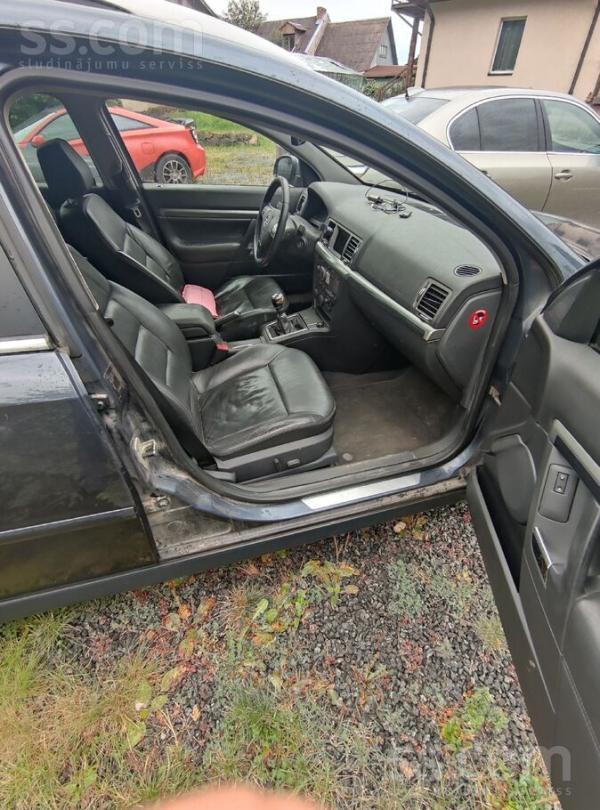 Zils Opel Vectra 2008 Rīga, ar dzinēja tilpumu 1.90 L un nobraukumu 328 tūkst. km par 2569 €, foto 4 vietnē AUTOMOTO.COM.LV