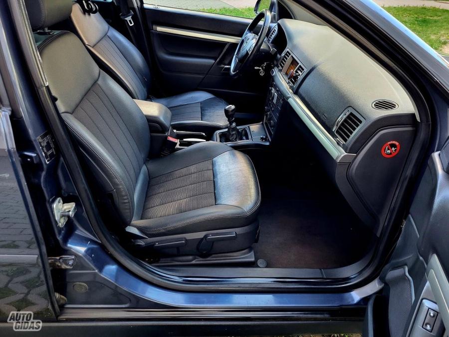 Zils Opel Vectra 2008 Viļņa, ar dzinēja tilpumu 1.90 L un nobraukumu 335 tūkst. km par 1250 €, foto 13 vietnē AUTOMOTO.COM.LV