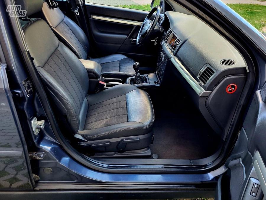 Zils Opel Vectra 2008 Viļņa, ar dzinēja tilpumu 1.90 L un nobraukumu 335 tūkst. km par 1250 €, foto 15 vietnē AUTOMOTO.COM.LV