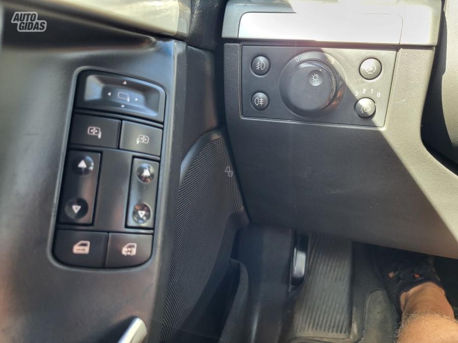 Zils Opel Vectra 2008 Viļņa, ar dzinēja tilpumu 1.90 L un nobraukumu 335 tūkst. km par 1250 €, foto 21 vietnē AUTOMOTO.COM.LV