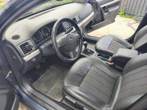 Blue Opel Vectra 2009 in Klaipeda, with an engine capacity of 1.91 L and mileage of 326 thousand km for 1300 €, photo 7 on AUTOMOTO.COM.LV