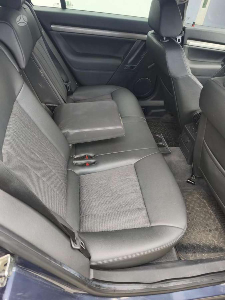 Blue Opel Vectra 2009 in Klaipeda, with an engine capacity of 1.91 L and mileage of 326 thousand km for 1300 €, photo 10 on AUTOMOTO.COM.LV