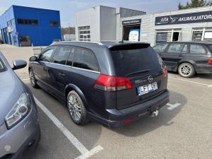 Blue Opel Vectra 2009 in Kaunas, with an engine capacity of 1.91 L and mileage of 302 thousand km for 2900 €, photo 4 on AUTOMOTO.COM.LV