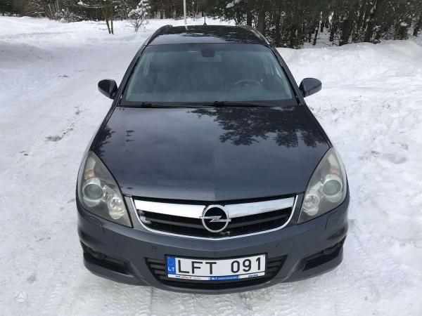 Opel Vectra 2009 in Kaunas on AUTOMOTO.COM.LV Blue Opel Vectra 2009 in Kaunas, with an engine capacity of 1.91 L and mileage of 302 thousand km for 2900 €, photo 9 on AUTOMOTO.COM.LV