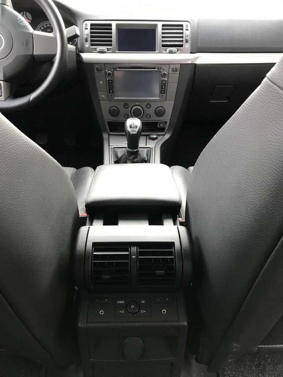 Blue Opel Vectra 2009 in Kaunas, with an engine capacity of 1.91 L and mileage of 302 thousand km for 2900 €, photo 17 on AUTOMOTO.COM.LV