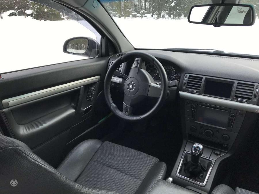 Blue Opel Vectra 2009 in Kaunas, with an engine capacity of 1.91 L and mileage of 302 thousand km for 2900 €, photo 18 on AUTOMOTO.COM.LV