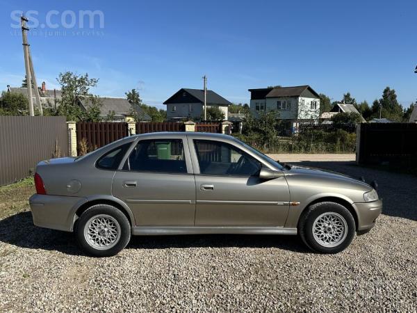Опель Вектра 1999 в Резекне на AUTOMOTO.COM.LV Коричневый Опель Вектра 1999 в Резекне, объемом двигателя 2.00 л и пробегом 289 тыс. км за 1250 €, фото 6 на AUTOMOTO.COM.LV
