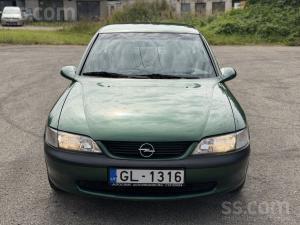 Green Opel Vectra 1996 in Ogre, with an engine capacity of 1.60 L and mileage of 167 thousand km for 850 €, photo 3 on AUTOMOTO.COM.LV