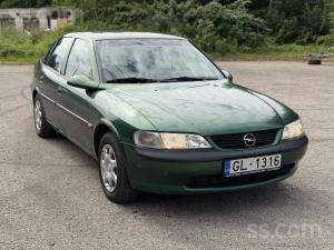 Green Opel Vectra 1996 in Ogre, with an engine capacity of 1.60 L and mileage of 167 thousand km for 850 €, photo 4 on AUTOMOTO.COM.LV