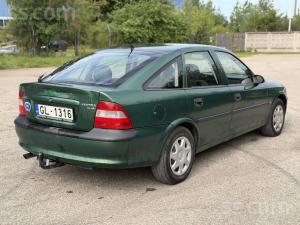 Green Opel Vectra 1996 in Ogre, with an engine capacity of 1.60 L and mileage of 167 thousand km for 850 €, photo 5 on AUTOMOTO.COM.LV