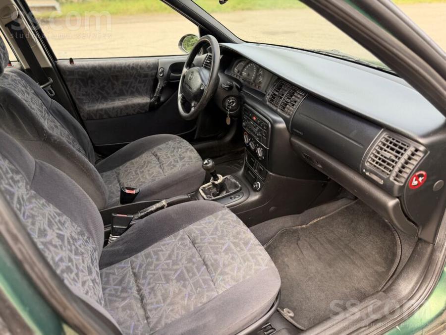 Green Opel Vectra 1996 in Ogre, with an engine capacity of 1.60 L and mileage of 167 thousand km for 850 €, photo 9 on AUTOMOTO.COM.LV