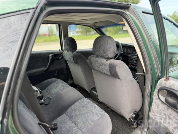 Green Opel Vectra 1996 in Ogre, with an engine capacity of 1.60 L and mileage of 167 thousand km for 850 €, photo 9 on AUTOMOTO.COM.LV