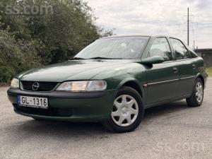 Green Opel Vectra 1996 in Ogre, with an engine capacity of 1.60 L and mileage of 167 thousand km for 850 €, photo 11 on AUTOMOTO.COM.LV