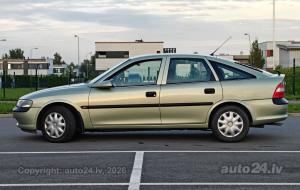 Zaļš Opel Vectra 1996 Tallina, ar dzinēja tilpumu 1.60 L un nobraukumu 149 tūkst. km par 1800 €, foto 4 vietnē AUTOMOTO.COM.LV