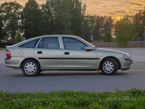 Zaļš Opel Vectra 1996 Tallina, ar dzinēja tilpumu 1.60 L un nobraukumu 149 tūkst. km par 1800 €, foto 7 vietnē AUTOMOTO.COM.LV