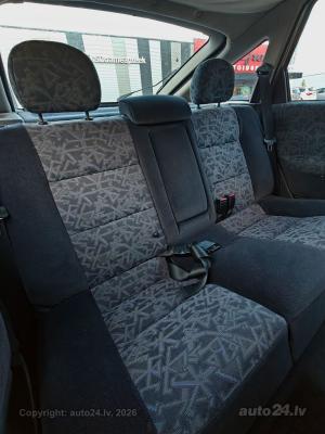 Zaļš Opel Vectra 1996 Tallina, ar dzinēja tilpumu 1.60 L un nobraukumu 149 tūkst. km par 1800 €, foto 11 vietnē AUTOMOTO.COM.LV