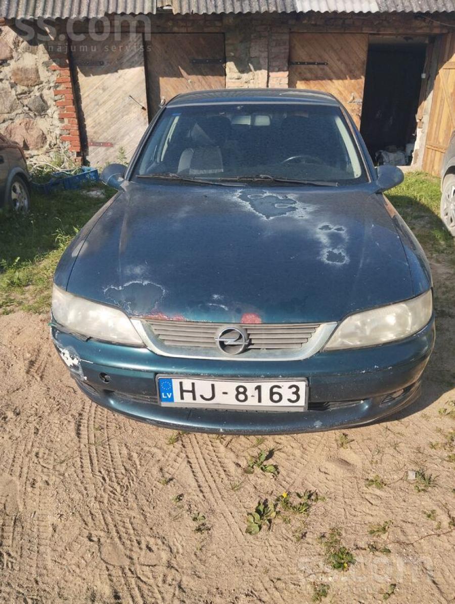 Zaļš Opel Vectra 2000 Saldus, ar dzinēja tilpumu 1.60 L un nobraukumu 250 tūkst. km par 450 €, foto 1 vietnē AUTOMOTO.COM.LV