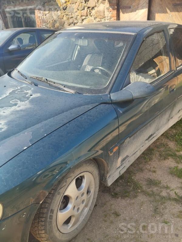 Zaļš Opel Vectra 2000 Saldus, ar dzinēja tilpumu 1.60 L un nobraukumu 250 tūkst. km par 450 €, foto 2 vietnē AUTOMOTO.COM.LV